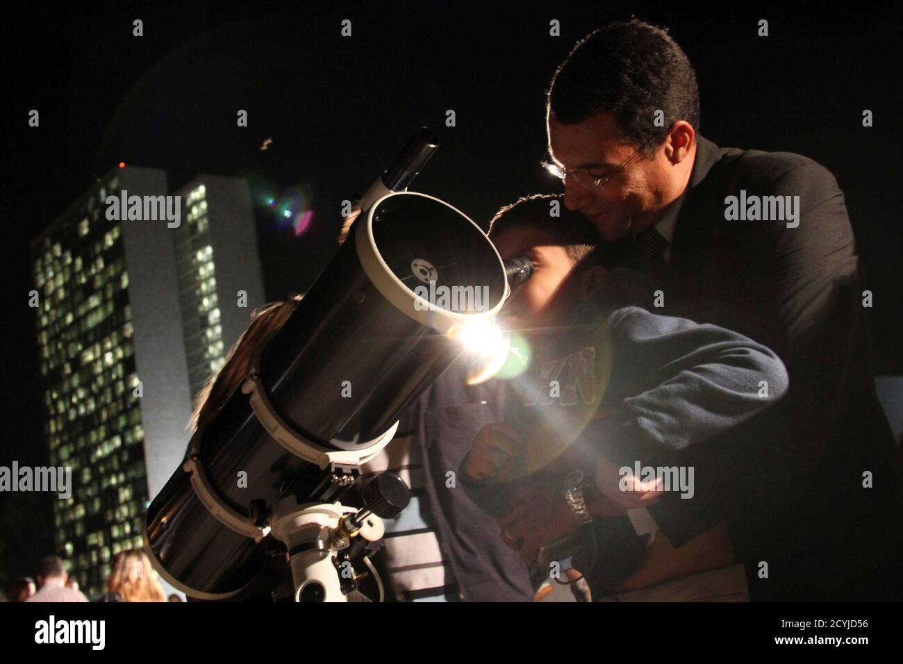 Public telescope telescopes hi-res stock photography and images - Alamy