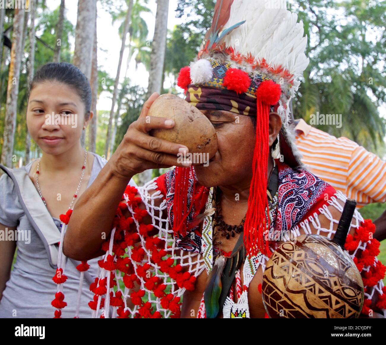 Indigenous canadians hi-res stock photography and images - Alamy