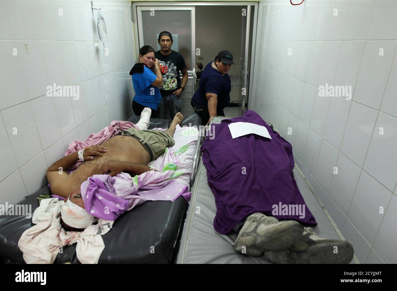 Violent patient hospital hi-res stock photography and images - Alamy
