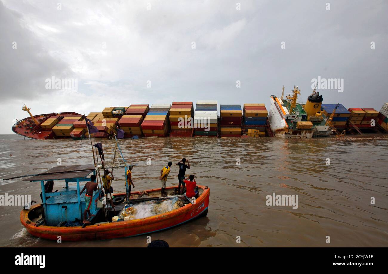 Ship in mumbai india hi-res stock photography and images - Alamy
