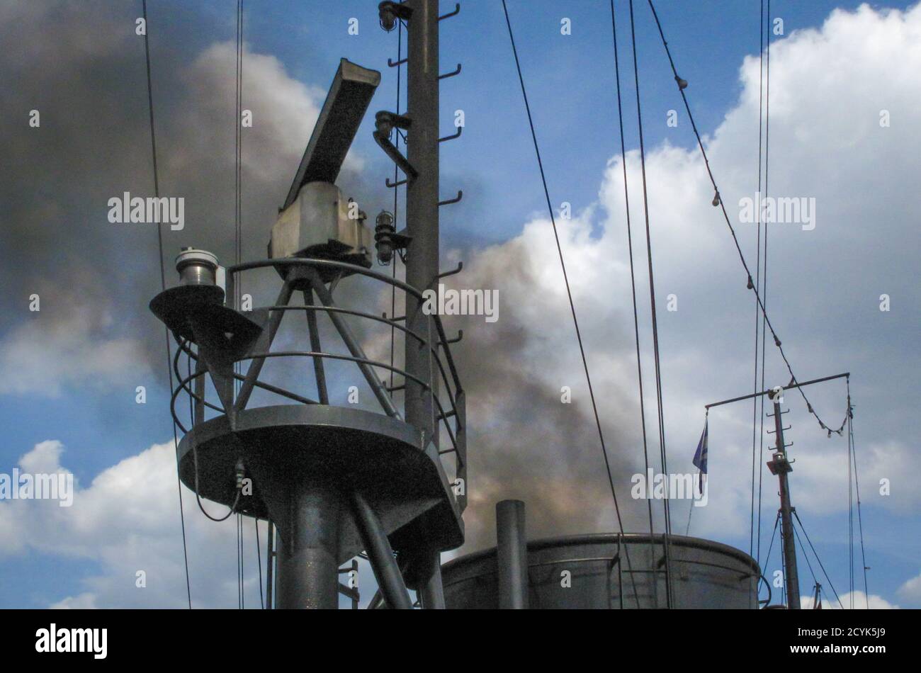 Ships superstructure hi-res stock photography and images - Alamy