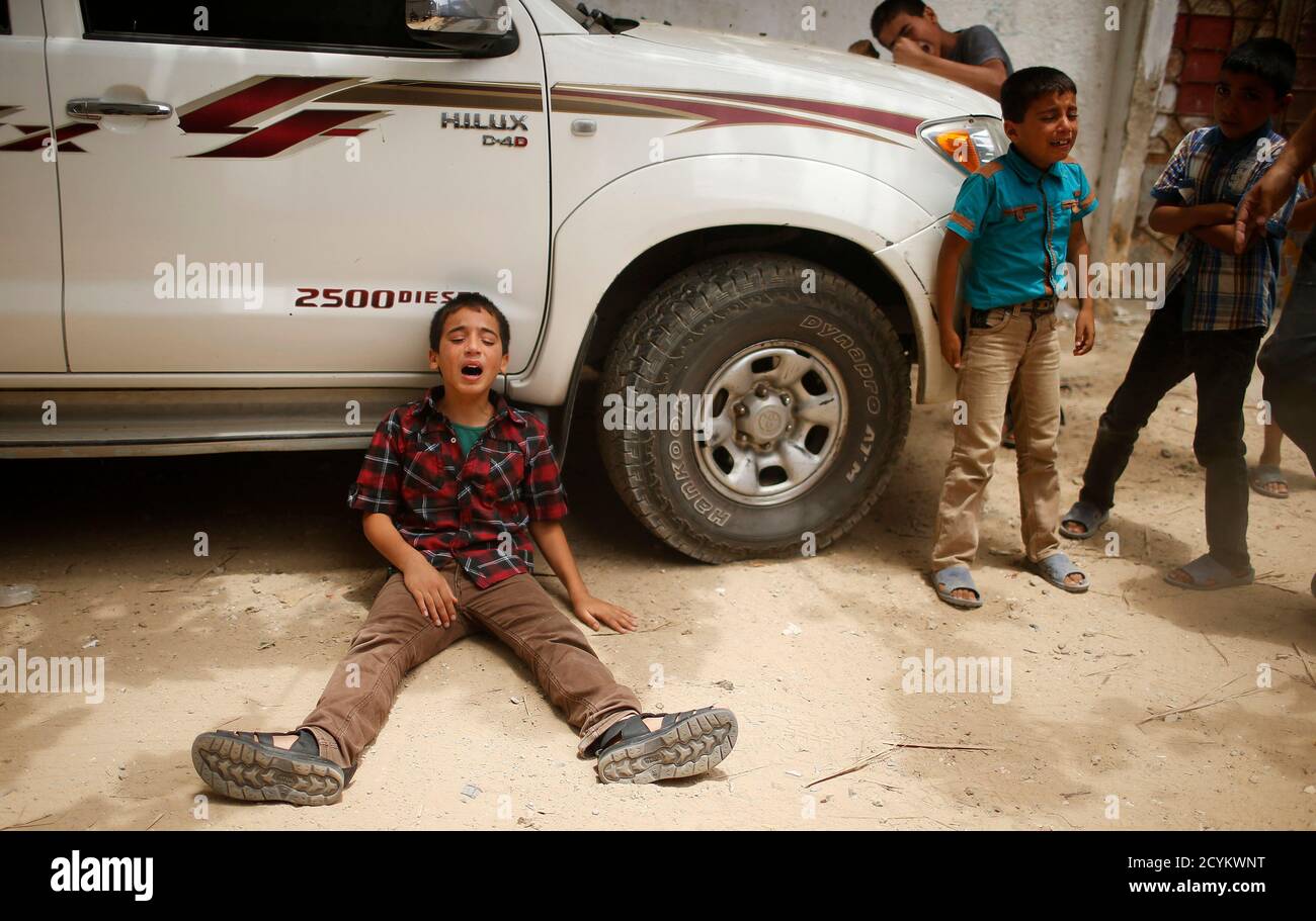 Sad jewish boy hi-res stock photography and images - Alamy