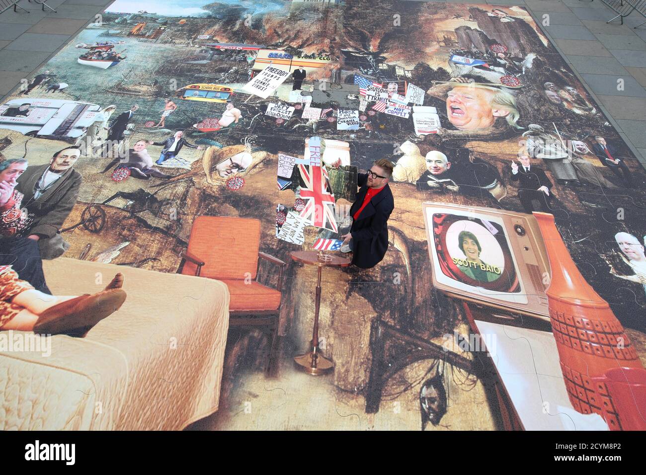 Artist cold war steve with his new piece of art hi-res stock ...