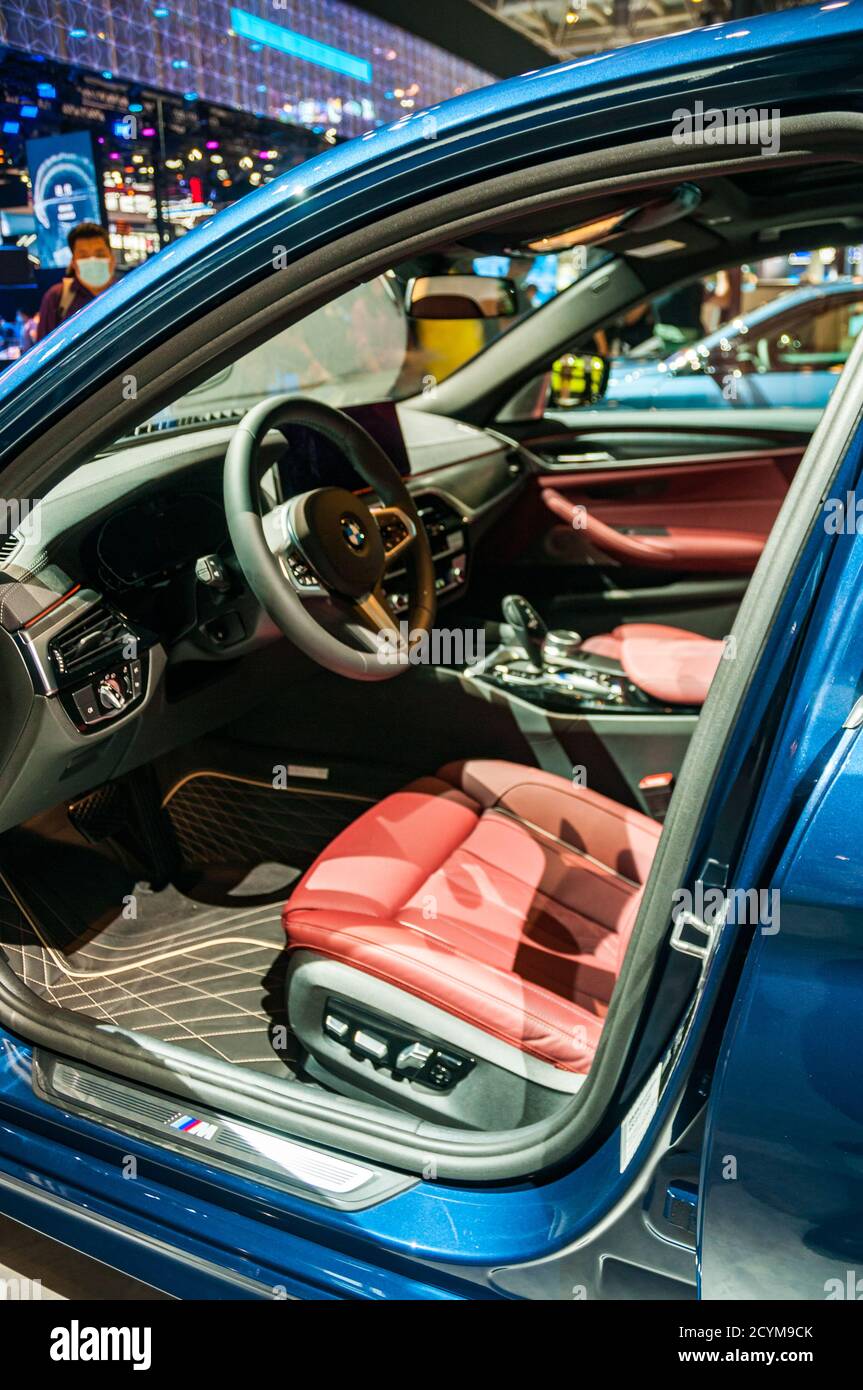 Facelift of the long wheelbase 5 series seen at the 2020 Beijing Auto ...