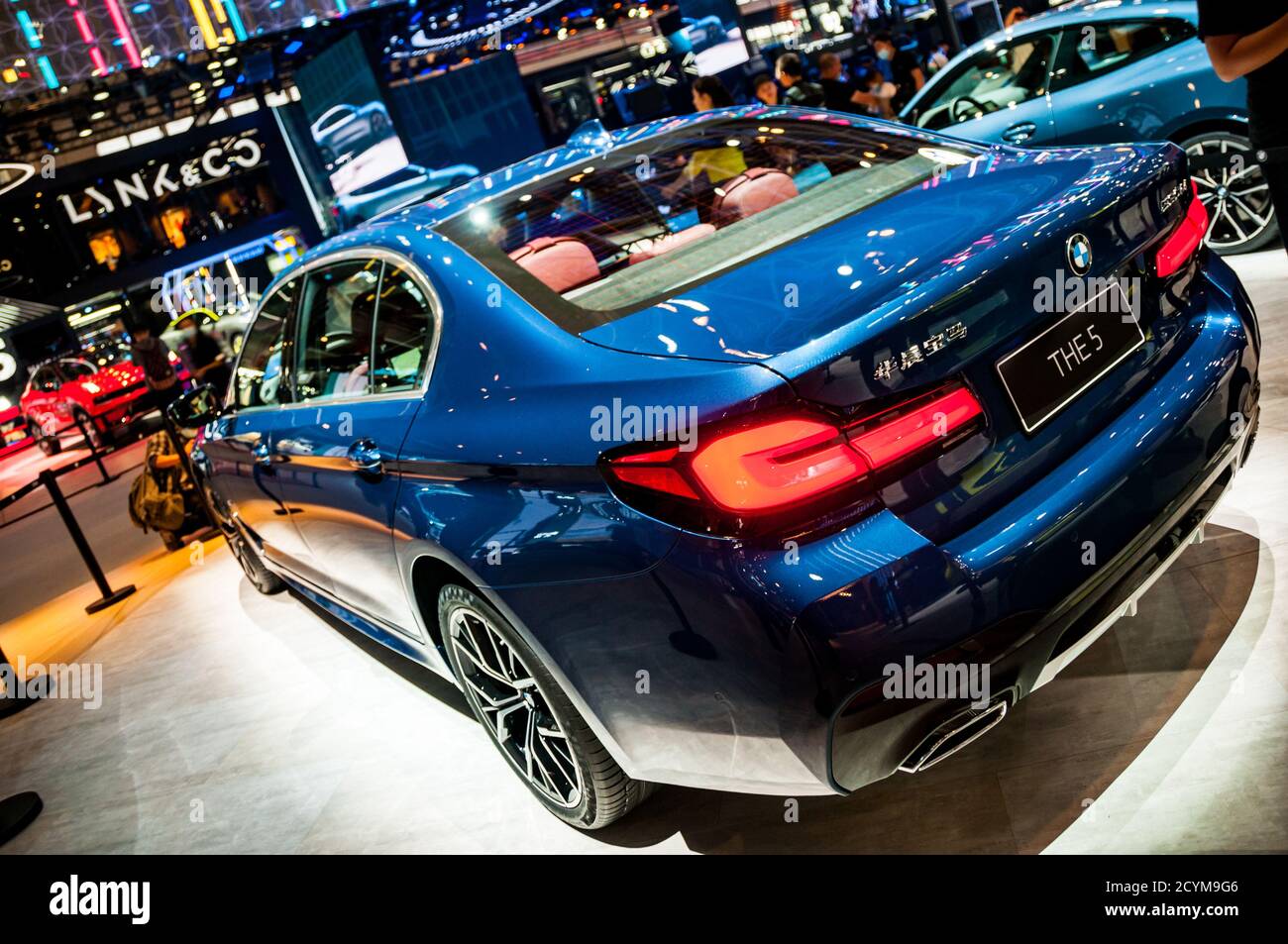 Facelift of the long wheelbase 5 series seen at the 2020 Beijing Auto ...
