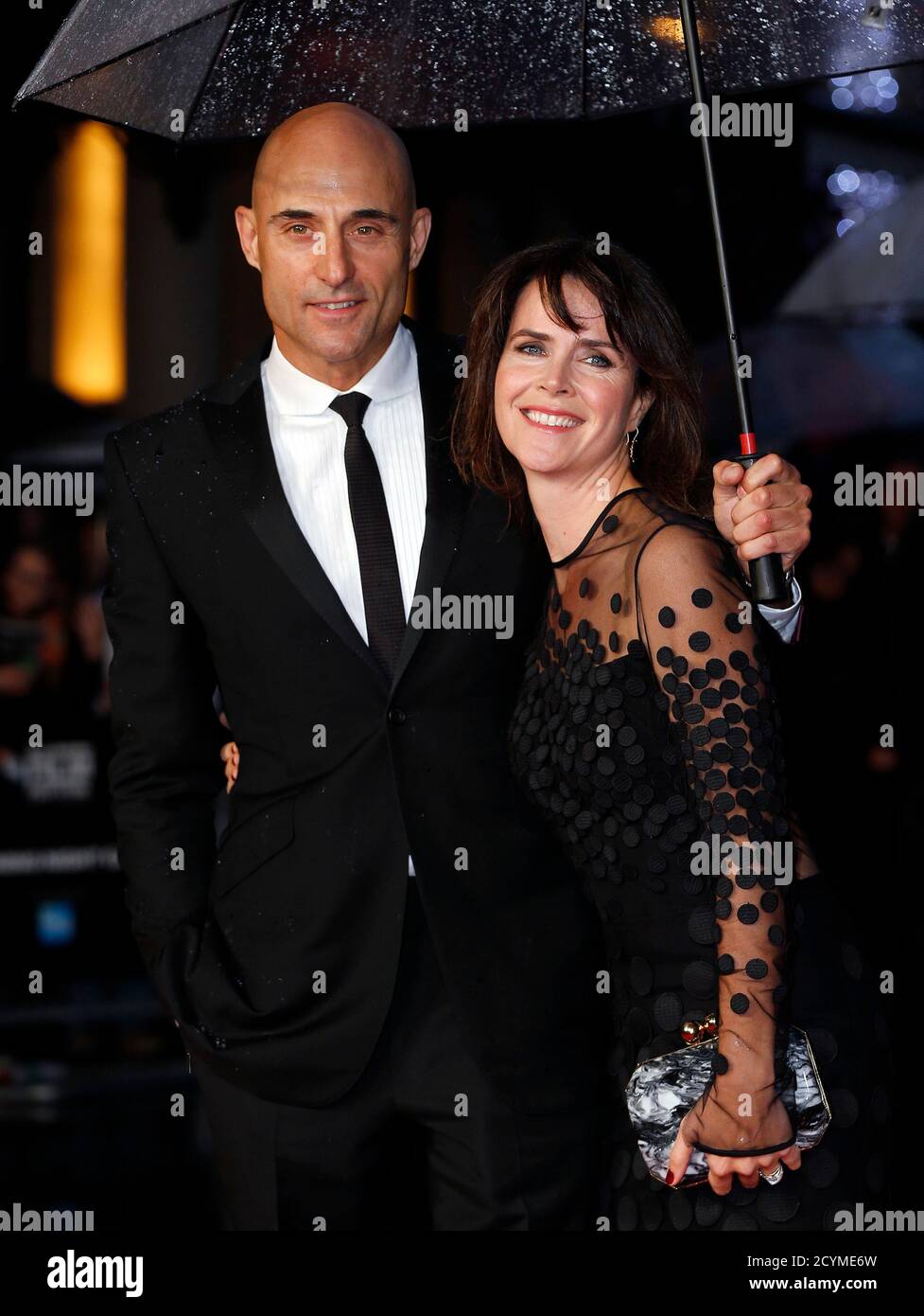 Mark strong wife liza marshall hi-res stock photography and images - Alamy