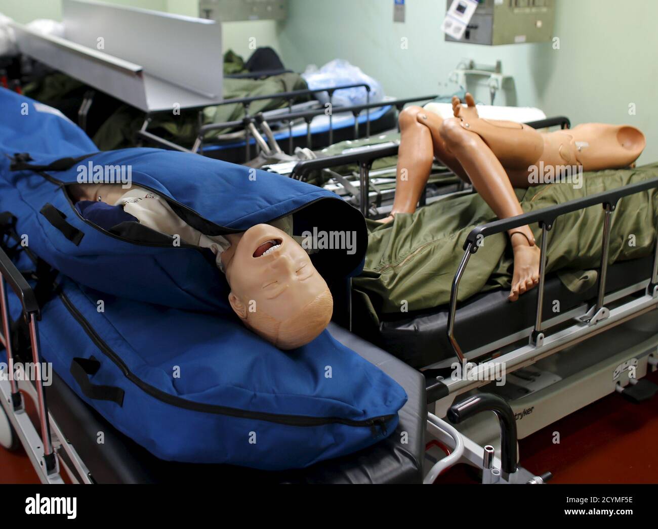 Hospital ship usns mercy t ah hi-res stock photography and images - Alamy