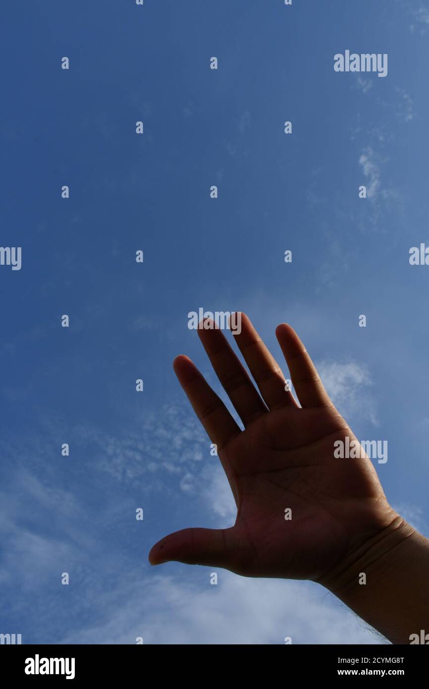 Sky position hi-res stock photography and images - Alamy