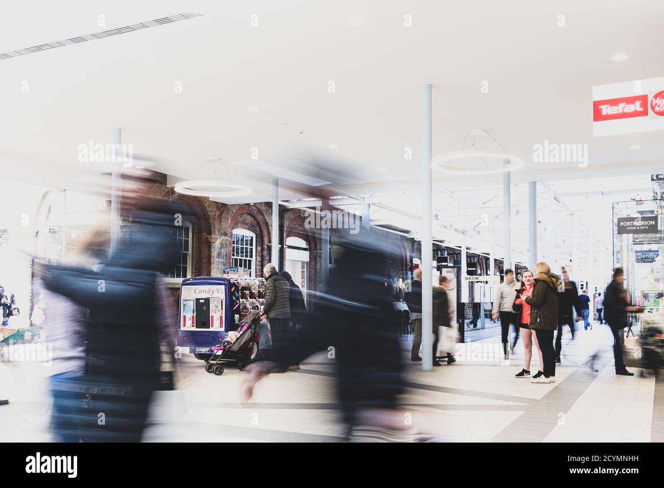Swindon designer outlet hi-res stock photography and images - Alamy