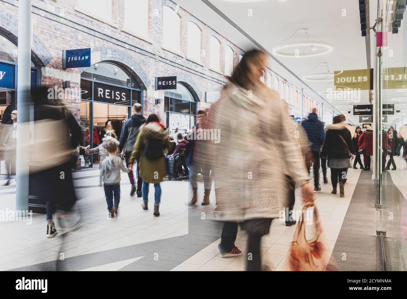 Swindon designer outlet food hall hi-res stock photography and images ...