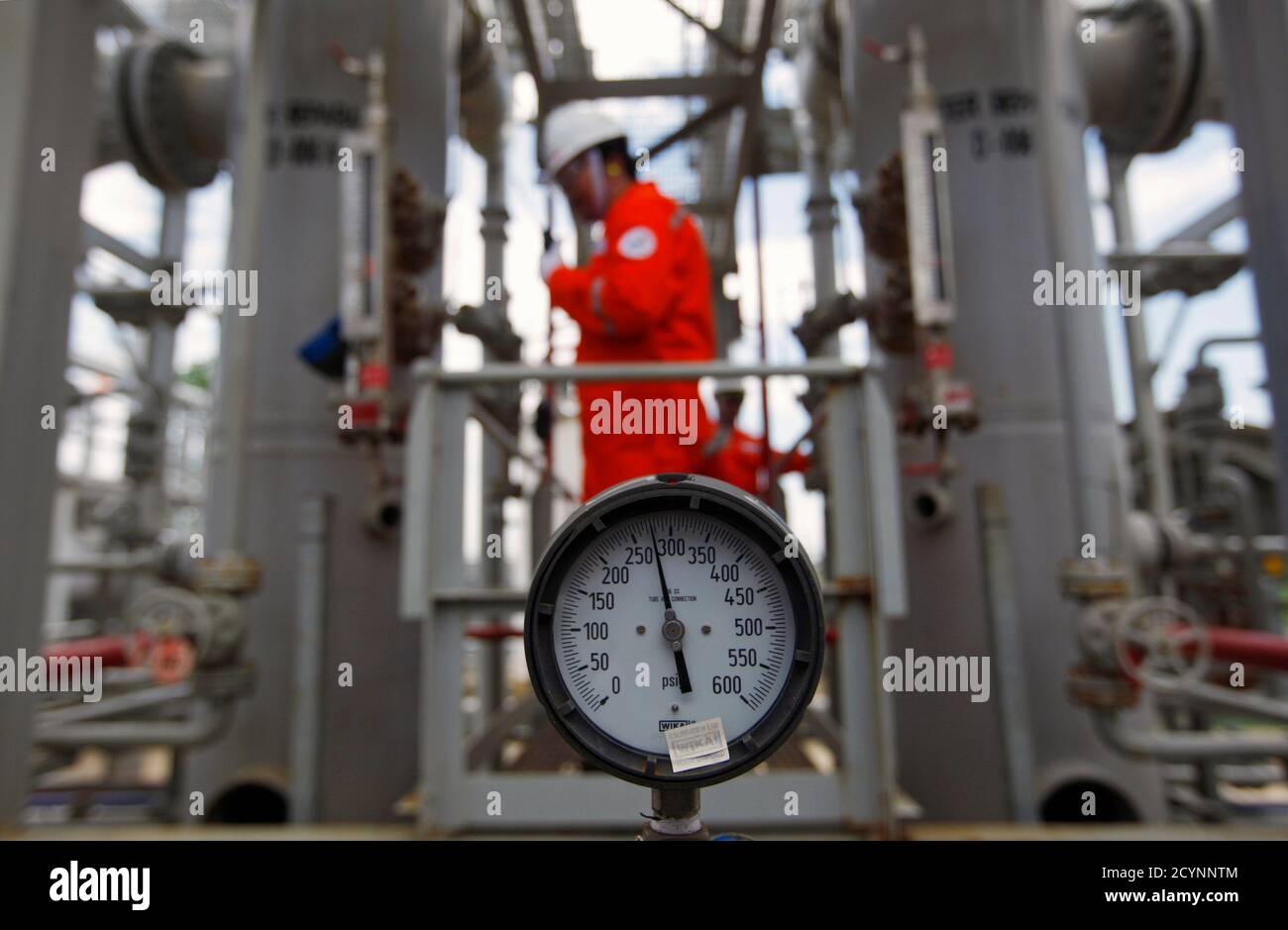 Energy and onshore and asia hi-res stock photography and images - Alamy