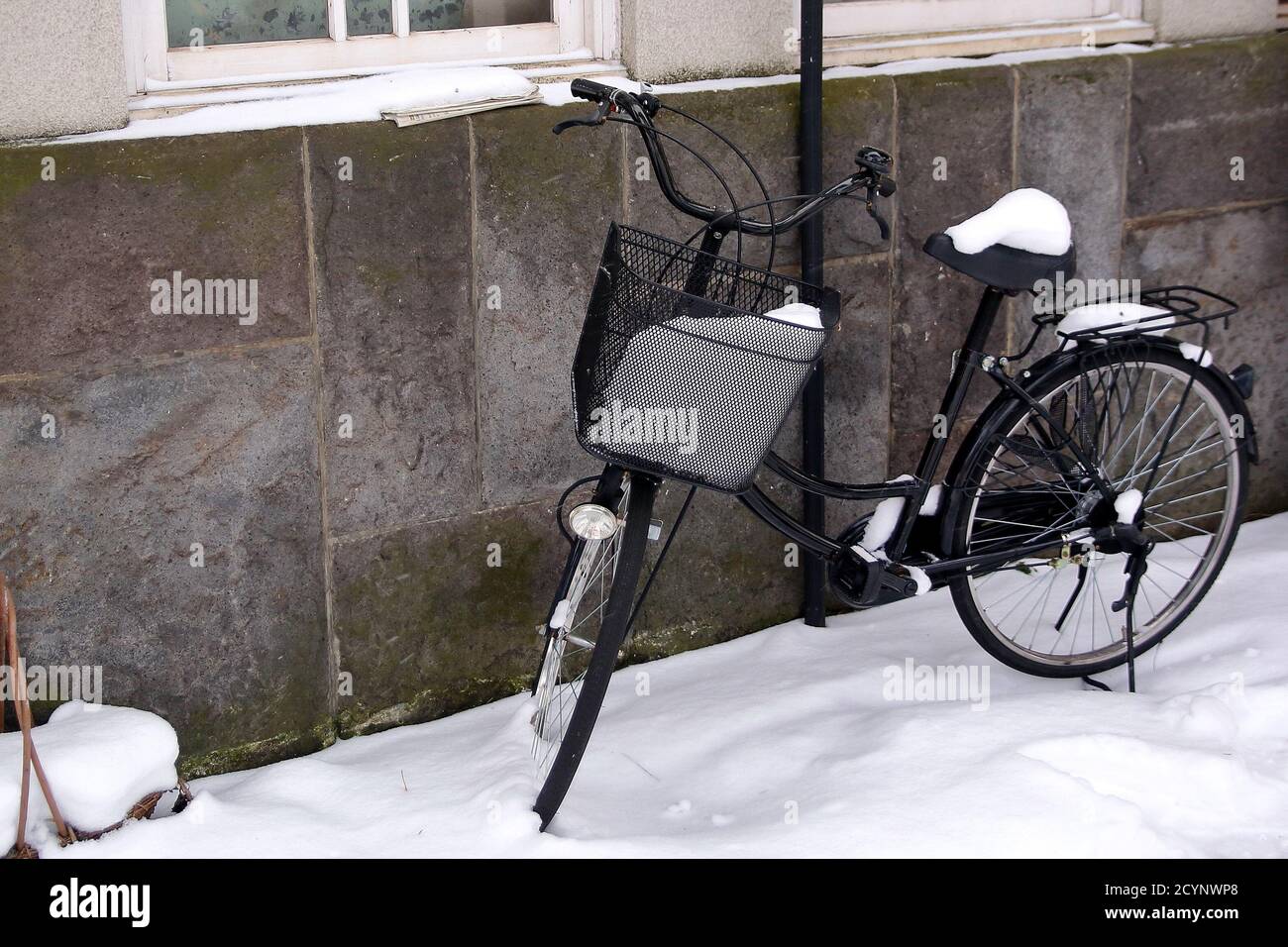 Bicycle freeze white hi-res stock photography and images - Alamy