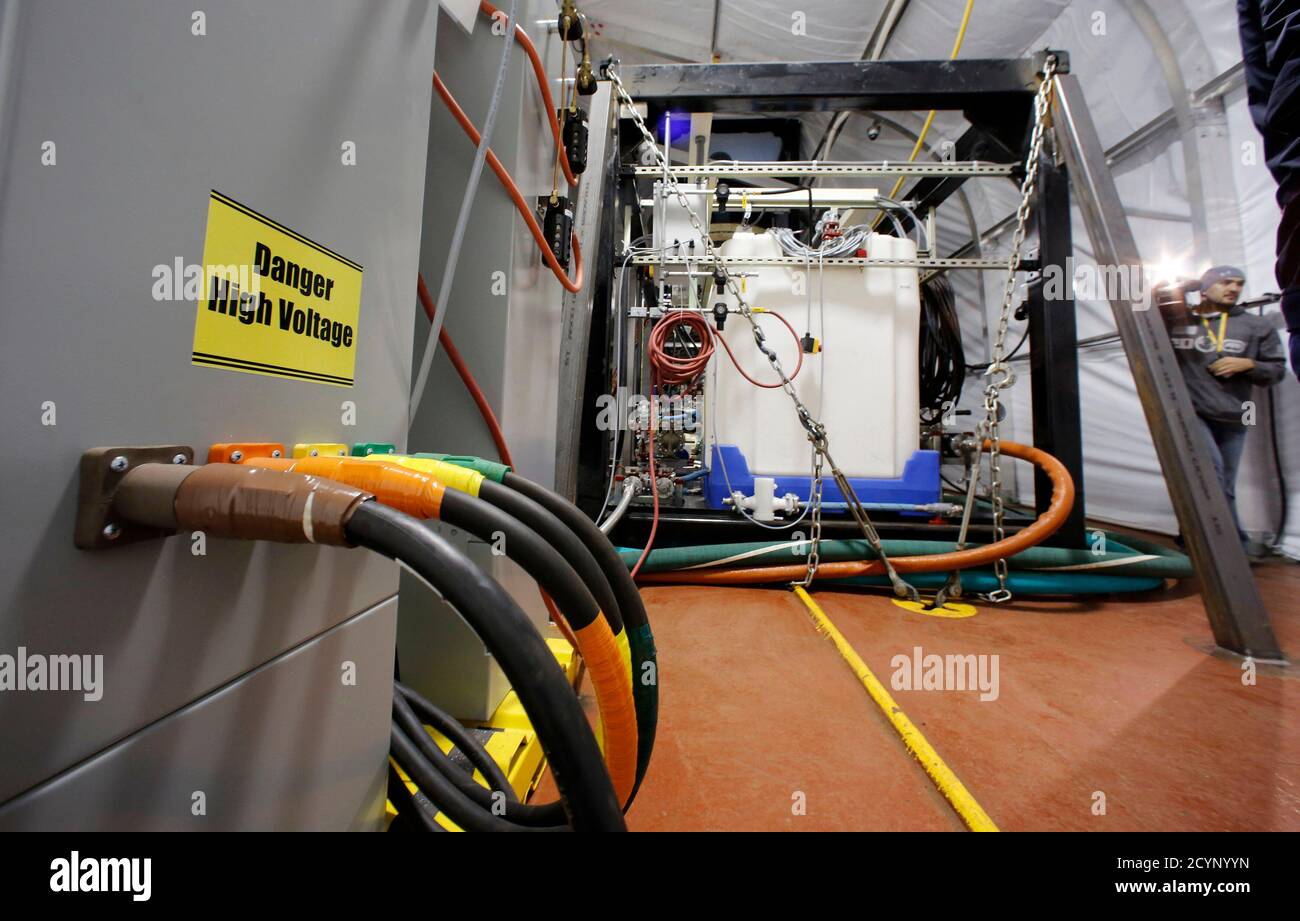 Field deployable hi-res stock photography and images - Alamy