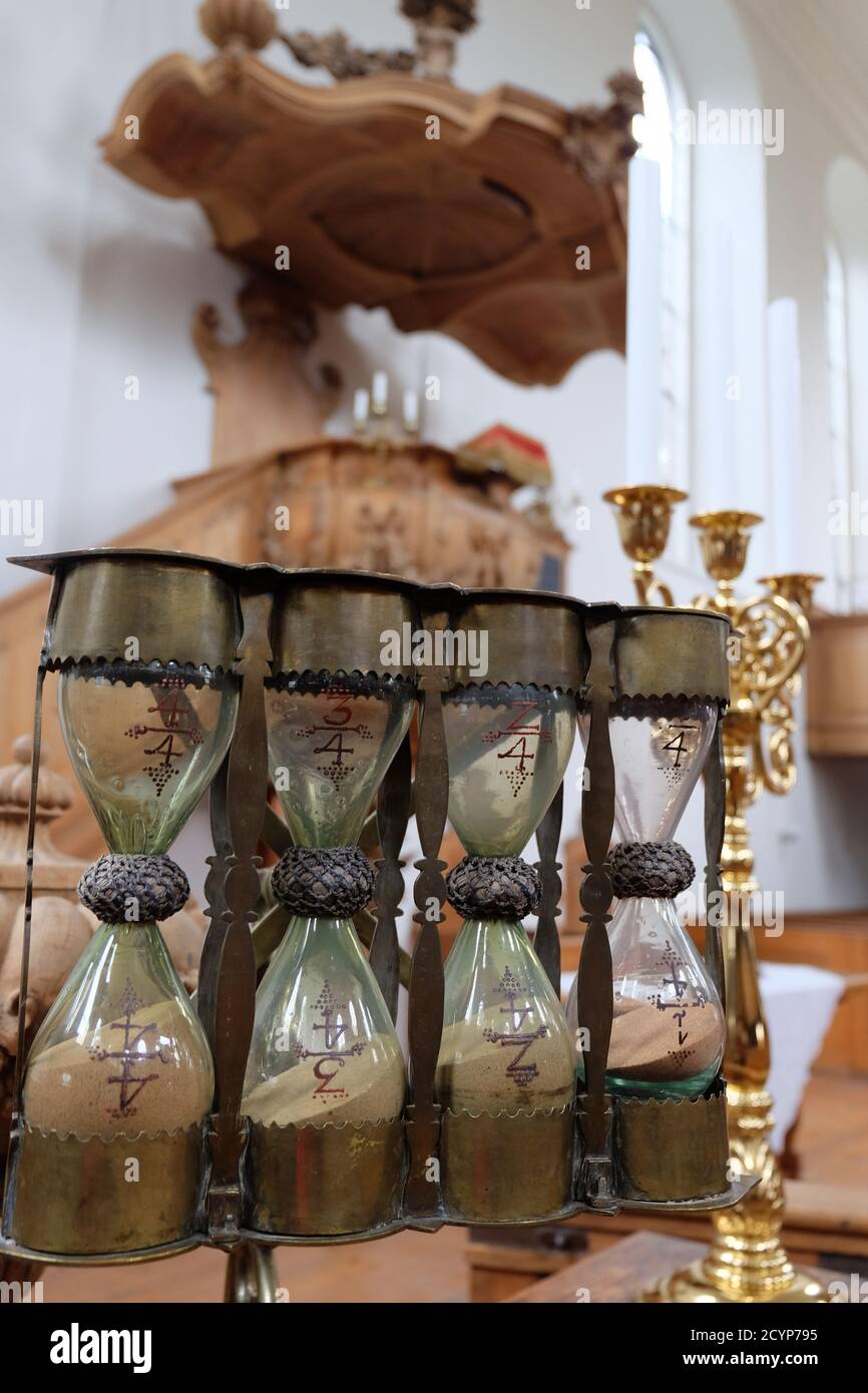 Hourglasses clocks hi-res stock photography and images - Alamy