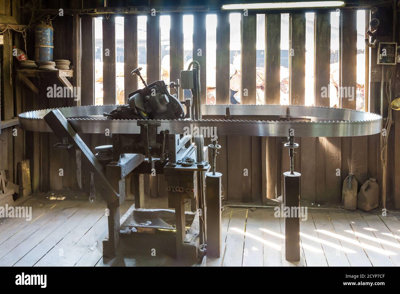 Sharpening teeth hi-res stock photography and images - Alamy