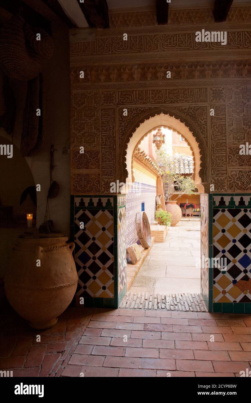 Courtyard sunlight hi-res stock photography and images - Alamy