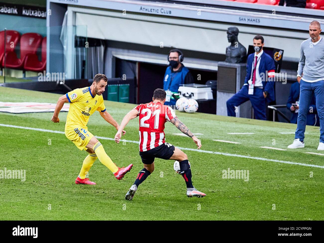 Filip Malbasic of Cadiz and Ander Capa of Athletic Club during the ...