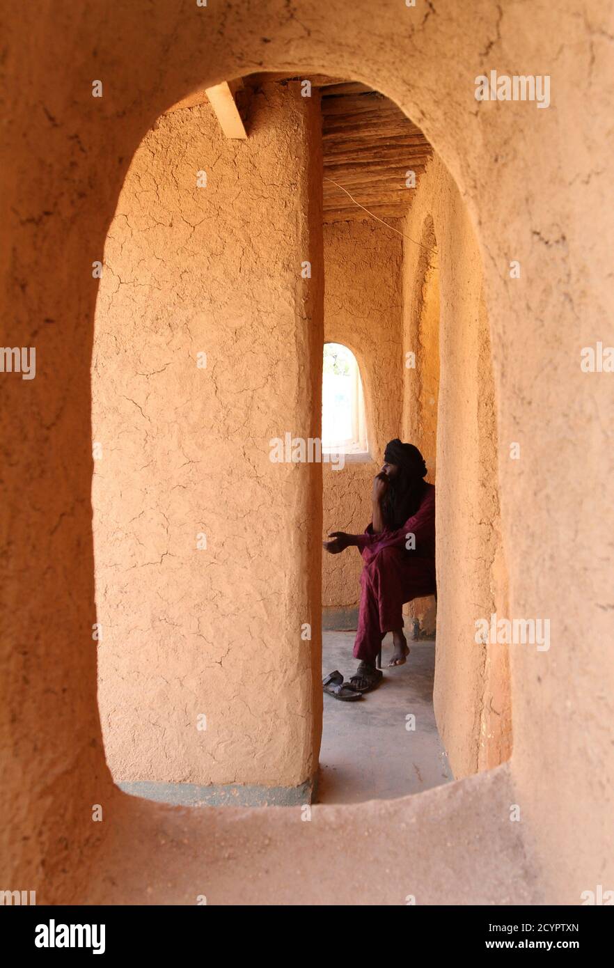Traditional man in niger hi-res stock photography and images - Alamy