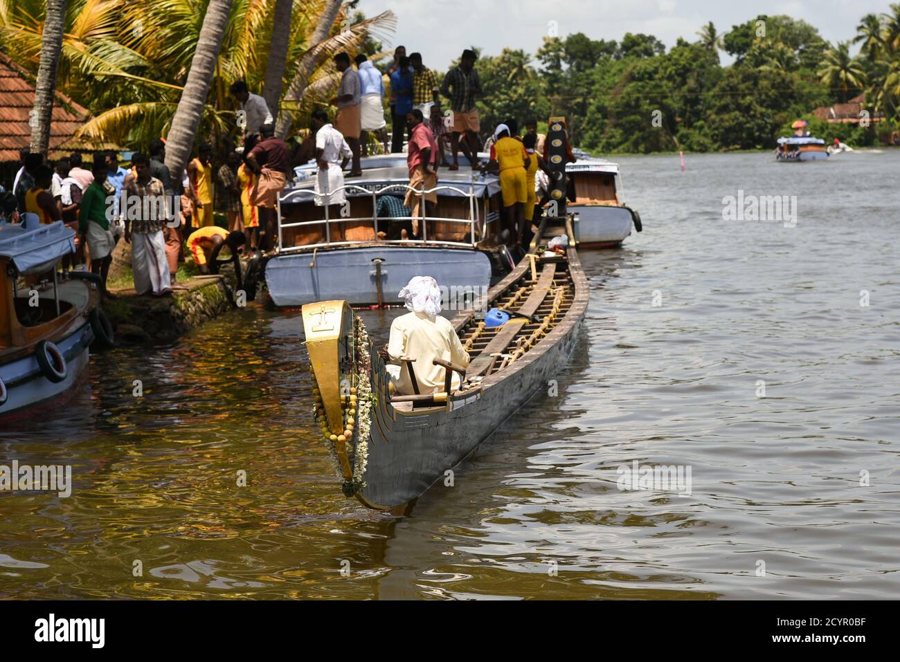 CHAMPAKULAM, INDIA - JULY 01: boat race sports, men in uniform ...