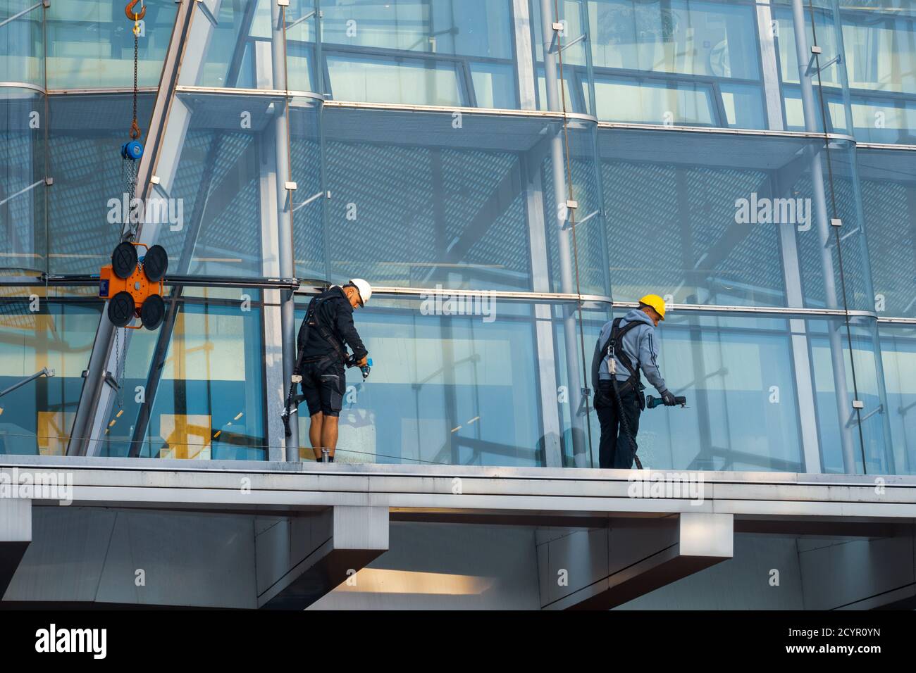Replace cladding hi-res stock photography and images - Alamy