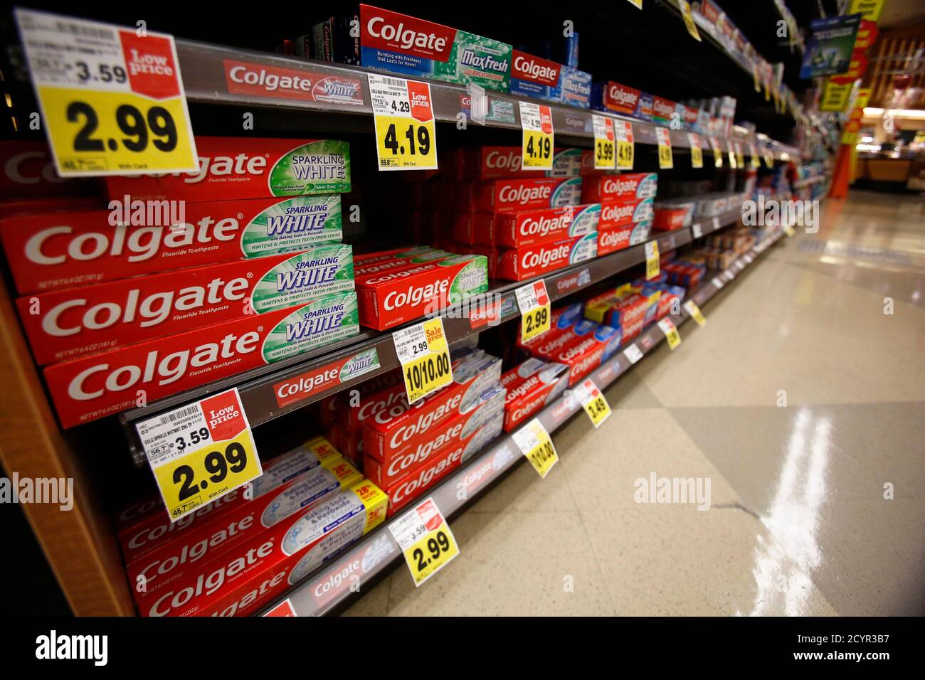 Colgate palmolive toothpaste hi-res stock photography and images - Alamy