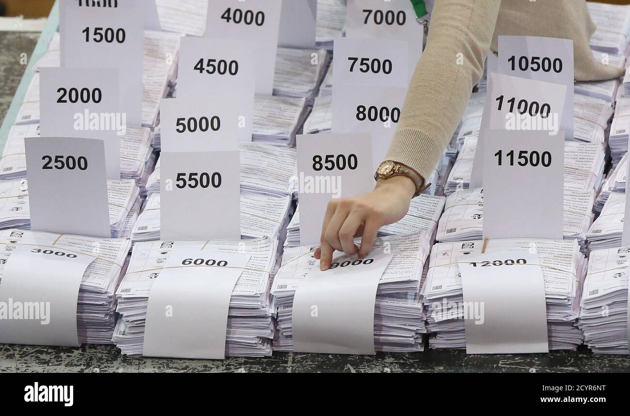 Stacks ballot papers hi-res stock photography and images - Alamy