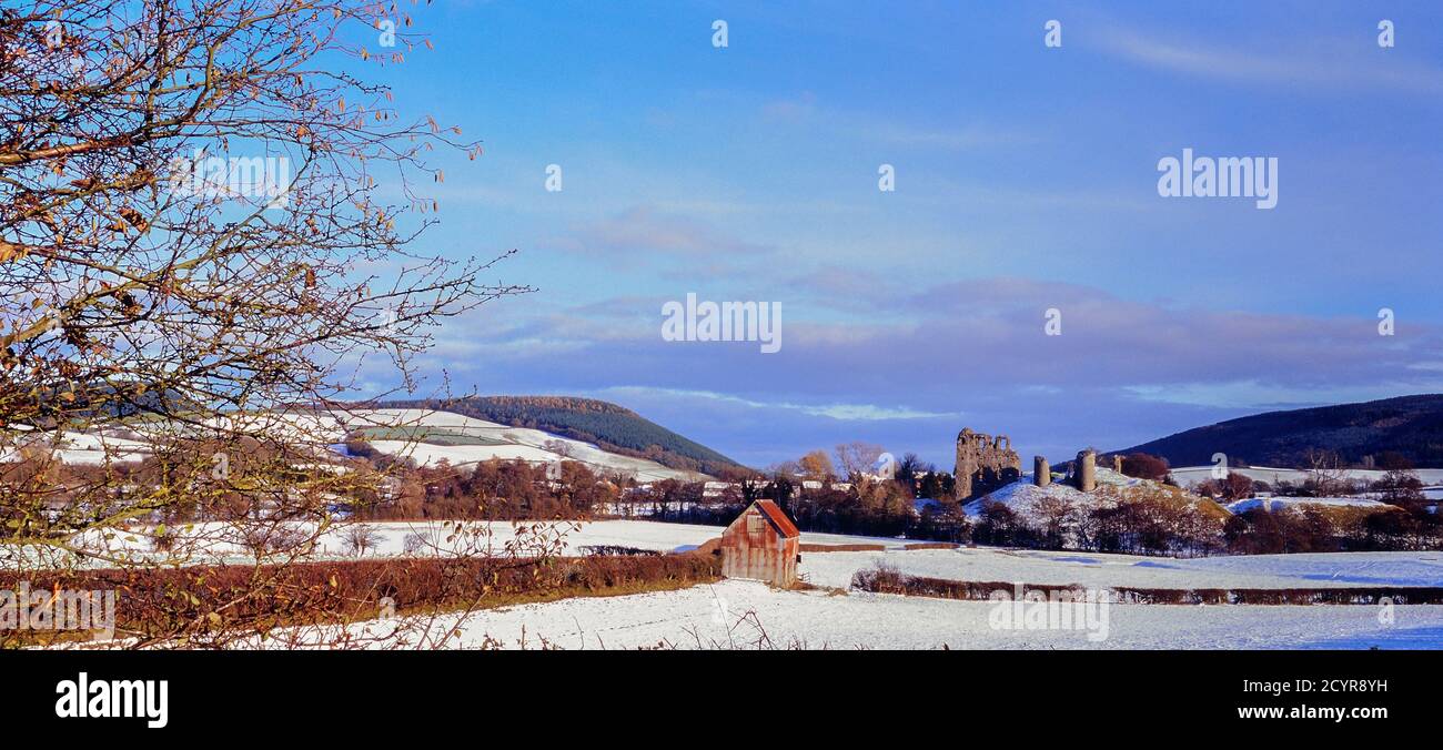 Clun Castle in the snow. Shropshire. England. UK Stock Photo - Alamy