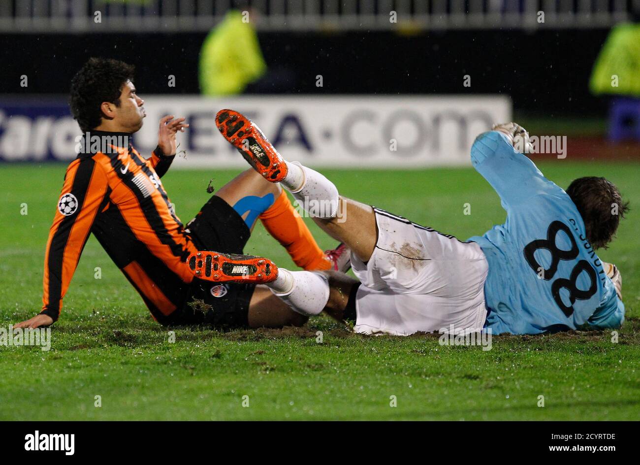 Serbia goalkeeper vladimir stojkovic hi-res stock photography and ...