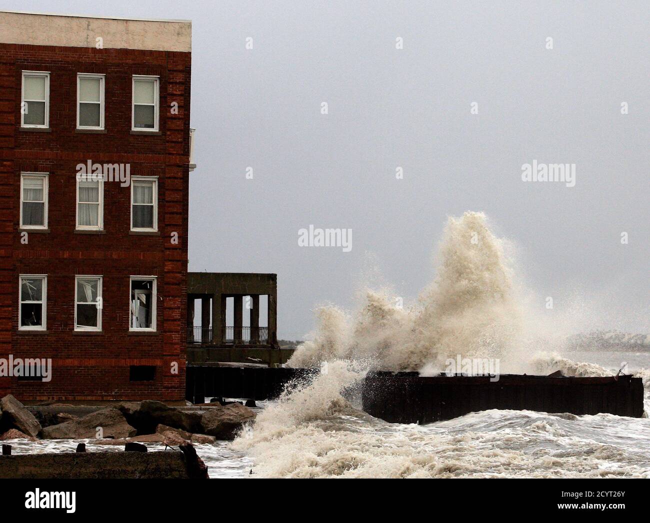 Huge waves storm hurricane new jersey hi-res stock photography and ...