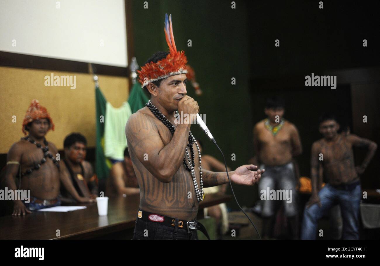 Kayapo indians hi-res stock photography and images - Alamy