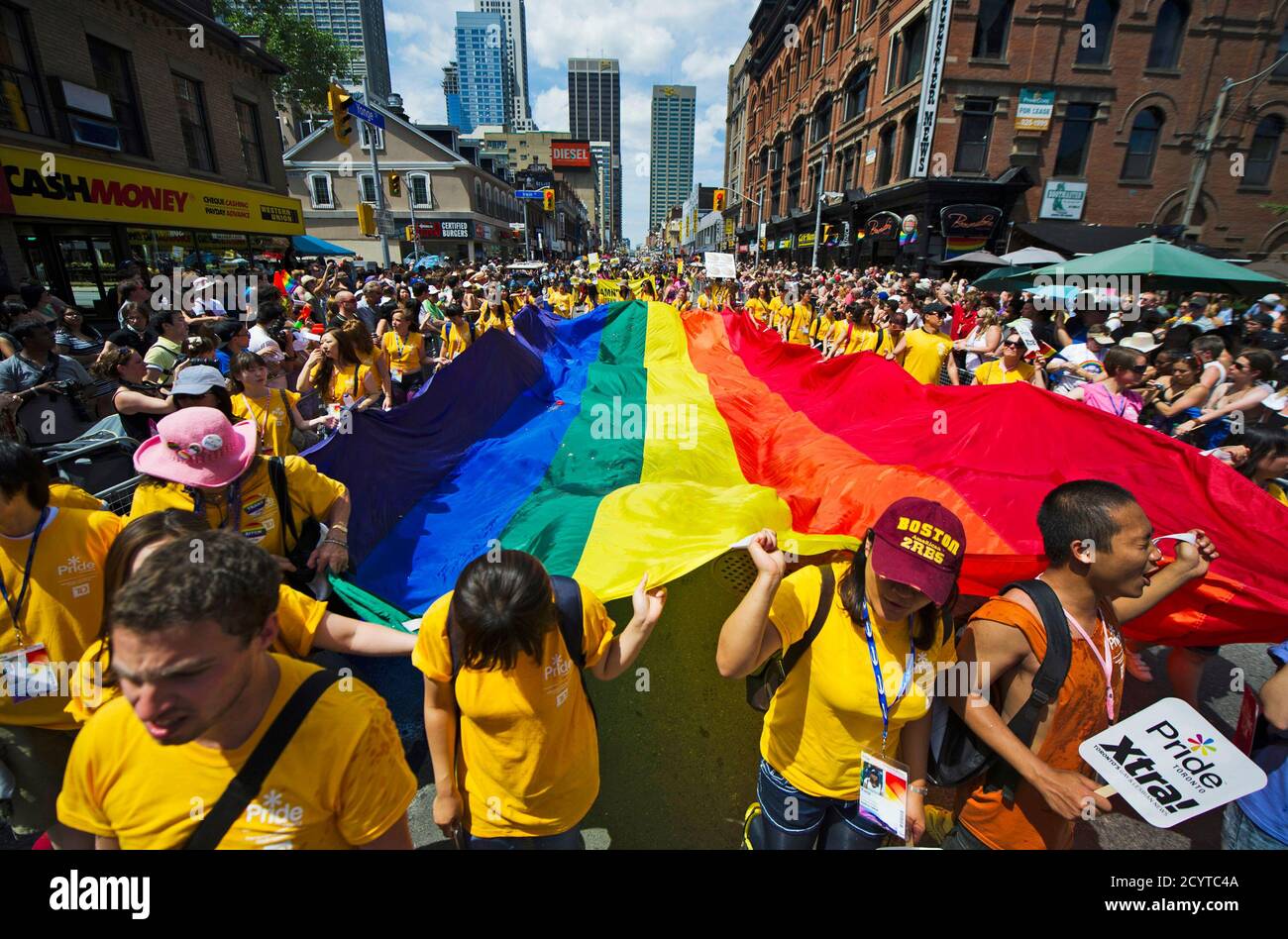 Giant pride flag hi-res stock photography and images - Alamy