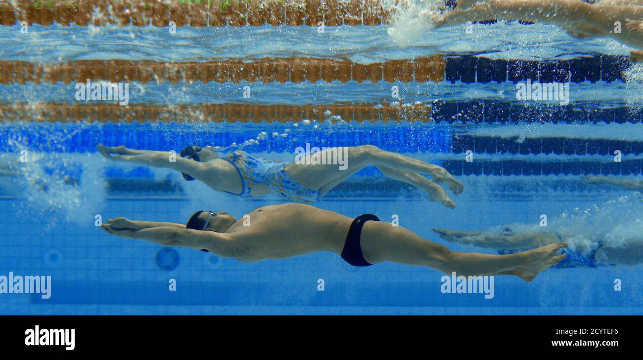 Olympic freestyle swimming underwater hi-res stock photography and ...