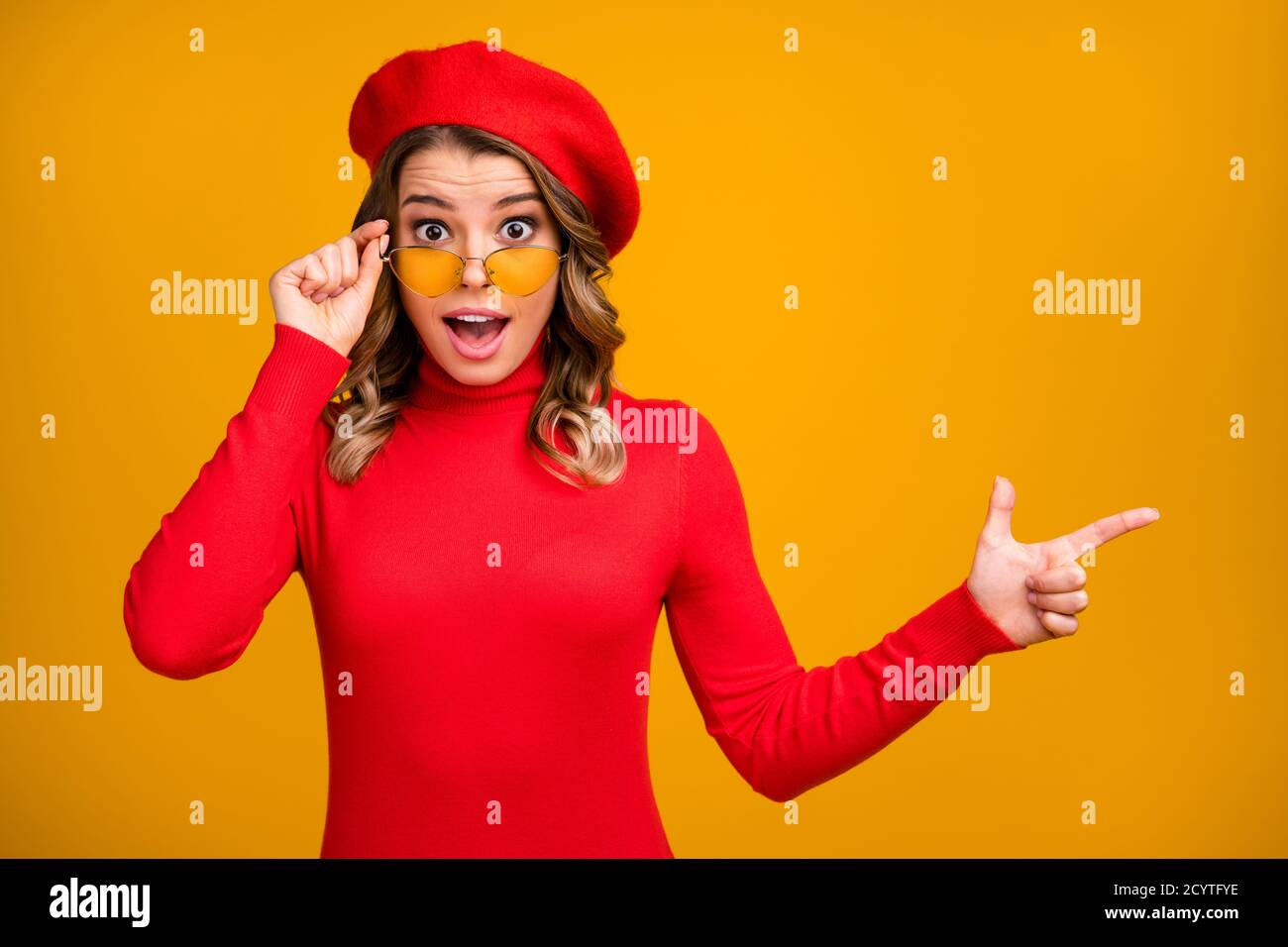 Close-up portrait of her she nice-looking attractive pretty fashionable ...