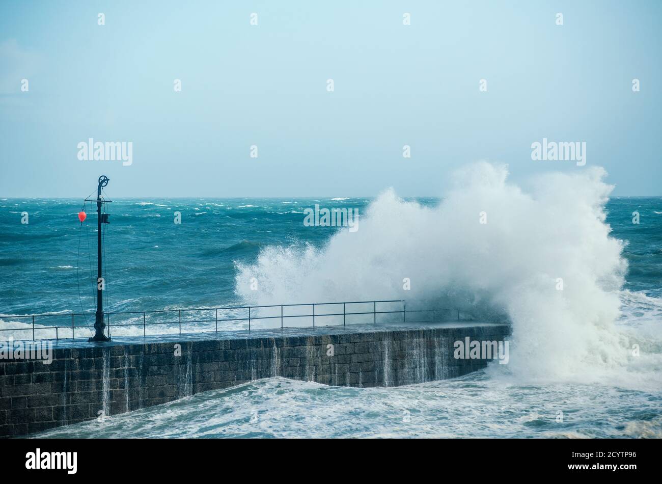 Wave hitting harbour wall hi-res stock photography and images - Alamy