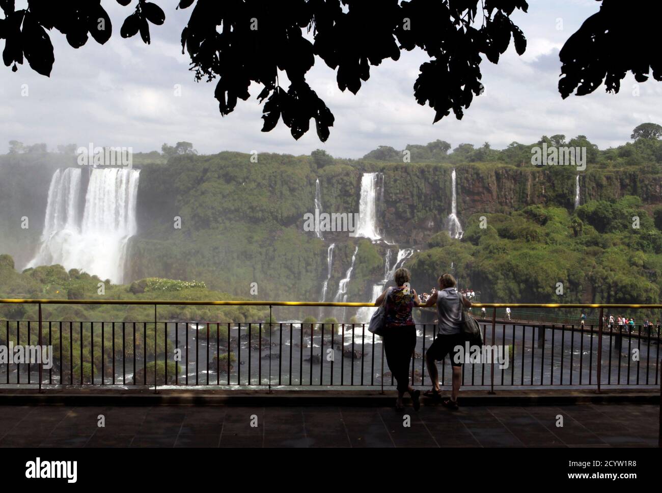 Largest waterfalls in south america hi-res stock photography and images ...