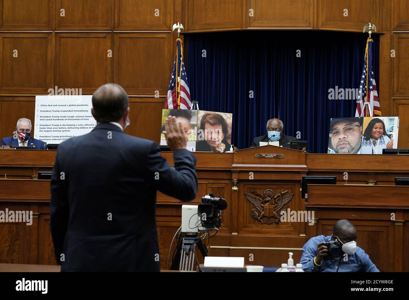 James scales hi-res stock photography and images - Alamy