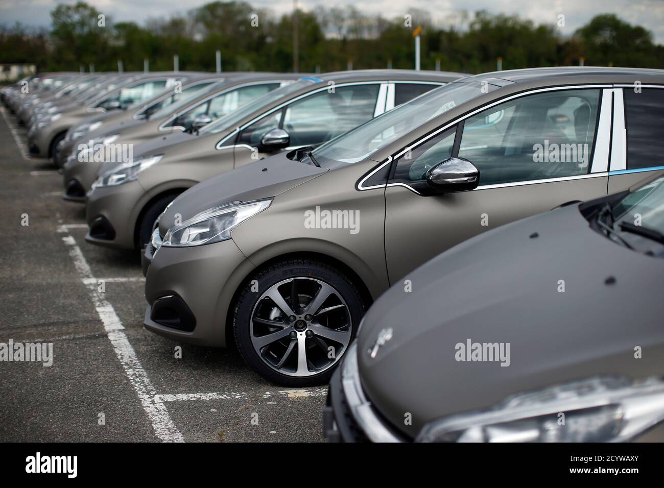 Psa peugeot citroen poissy hi-res stock photography and images - Alamy