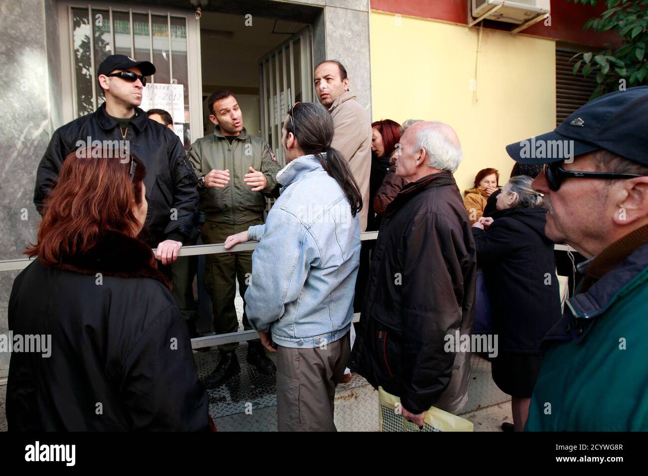 Welfare office line hi-res stock photography and images - Alamy