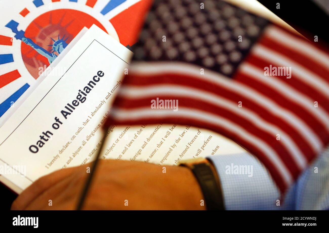 Oath allegiance naturalization ceremony hi-res stock photography and ...