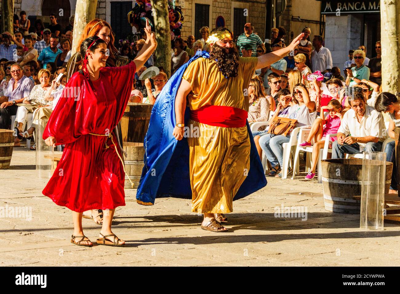 representacion del dios baco, dios del vino, fiestas de Es Vermar ...