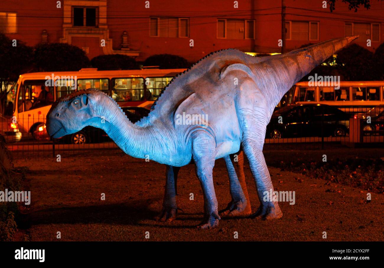 Dinosaurs mesozoic era hi-res stock photography and images - Alamy