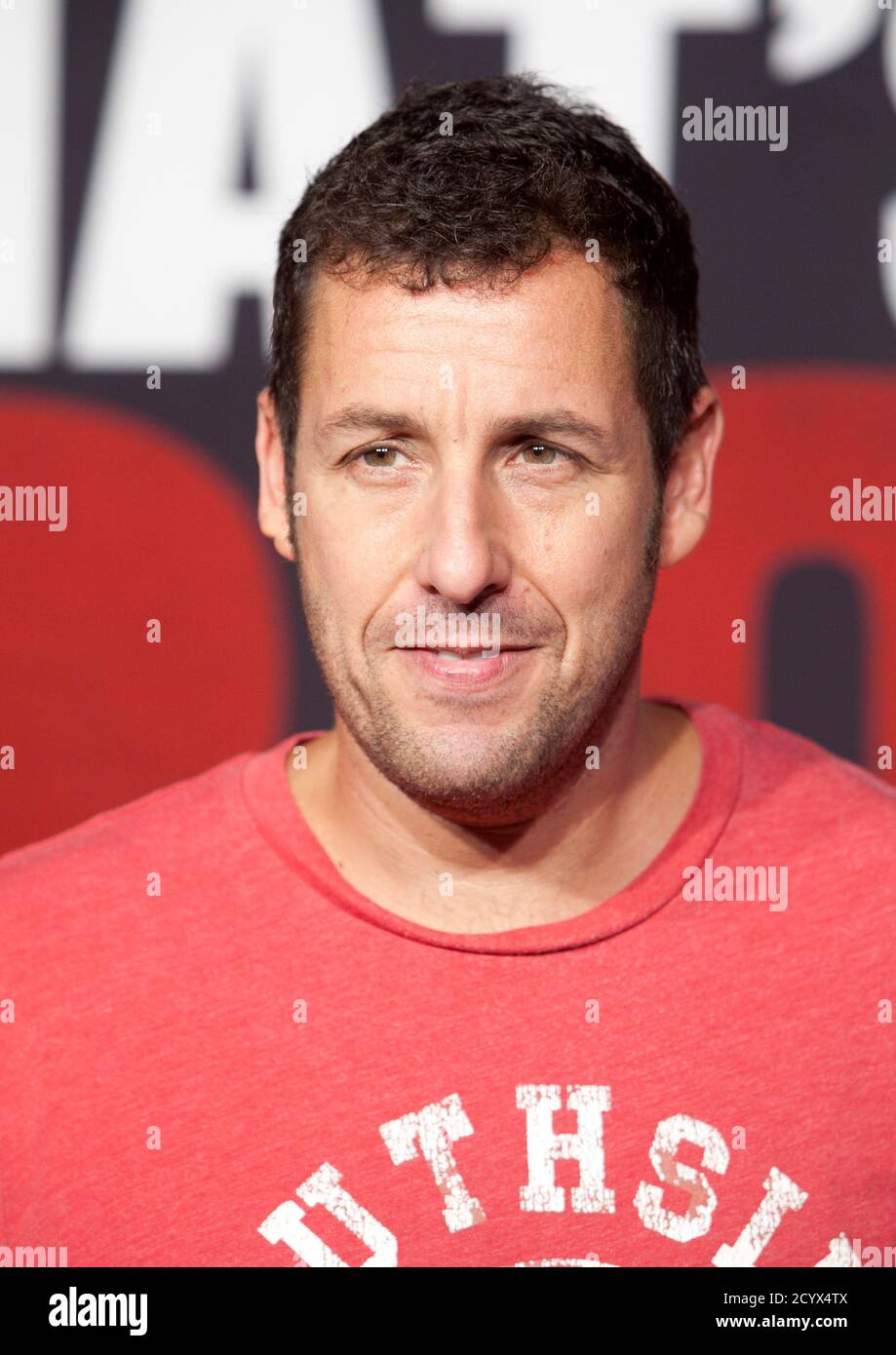Adam sandler poses in hi-res stock photography and images - Alamy