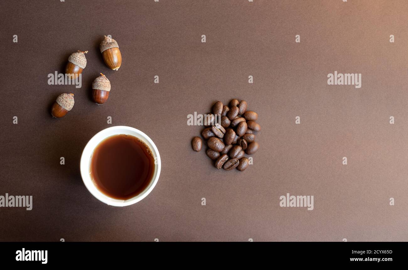 Cardboard cup of eco-friendly material with acorn coffee, acorns and ...