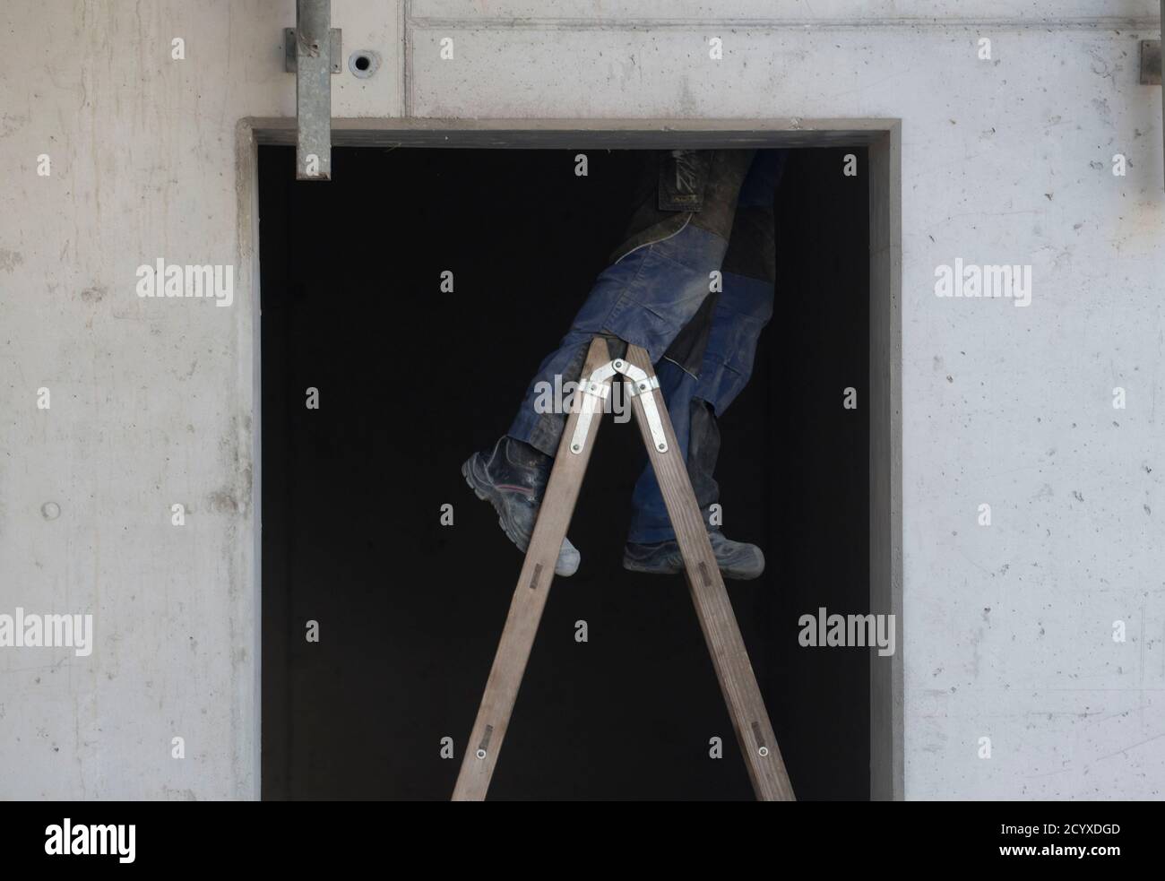 Ladder safety measures hi-res stock photography and images - Alamy