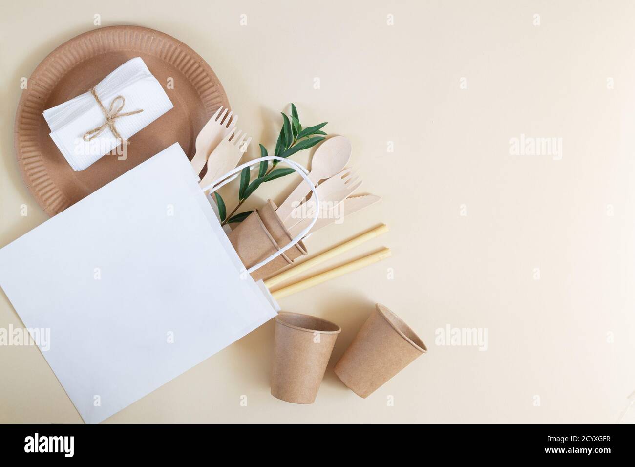 Paper and bamboo eco-friendly biodegradable tableware Stock Photo - Alamy