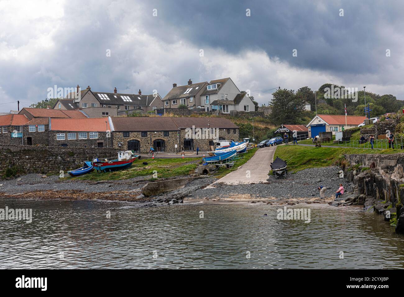 Dunstanburgh castle craster walk hi-res stock photography and images ...