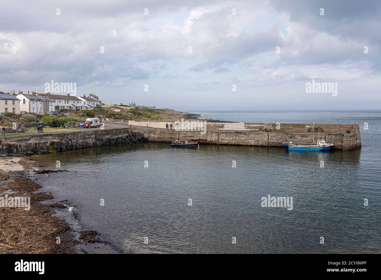 Dunstanburgh castle craster walk hi-res stock photography and images ...