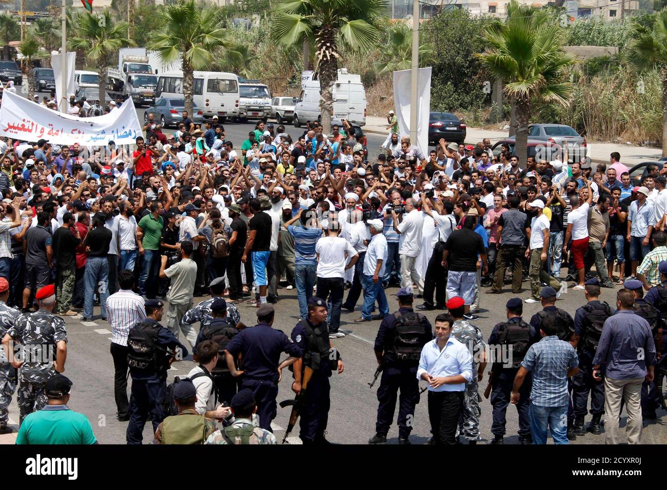 Muslim supporters protestors hi-res stock photography and images - Alamy