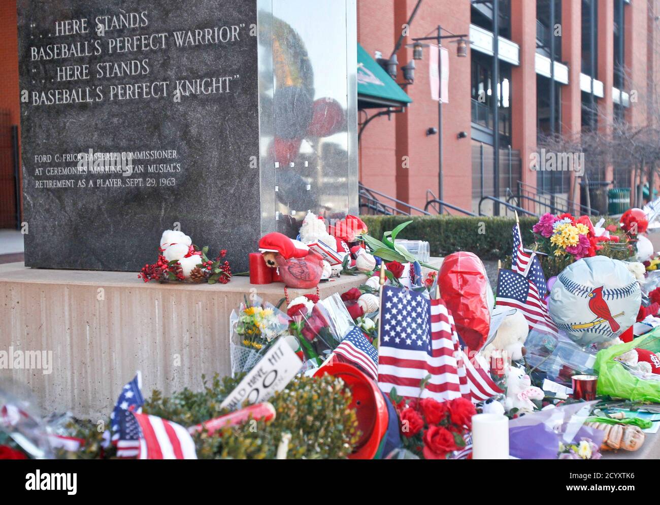 Stan Musial Statue High Resolution Stock Photography and Images - Alamy