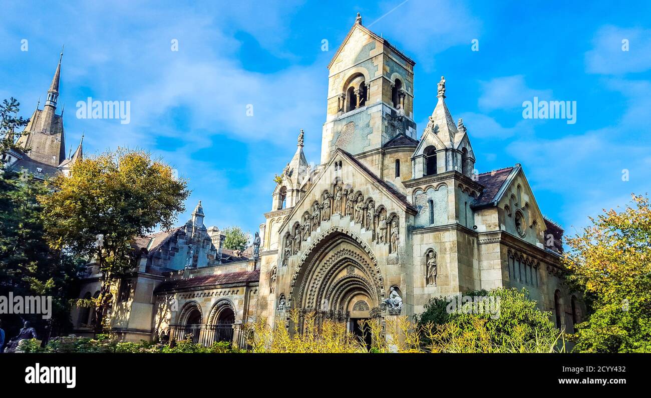 Catholic castle chapel hi-res stock photography and images - Alamy